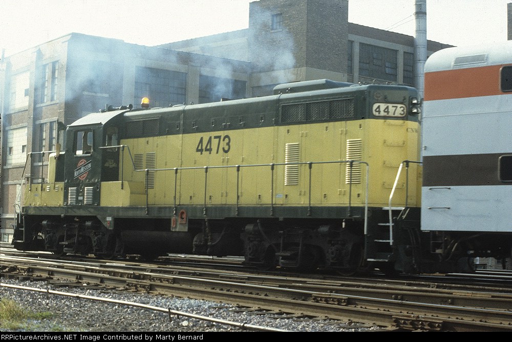 CNW GP7R 4473 at Western Av.